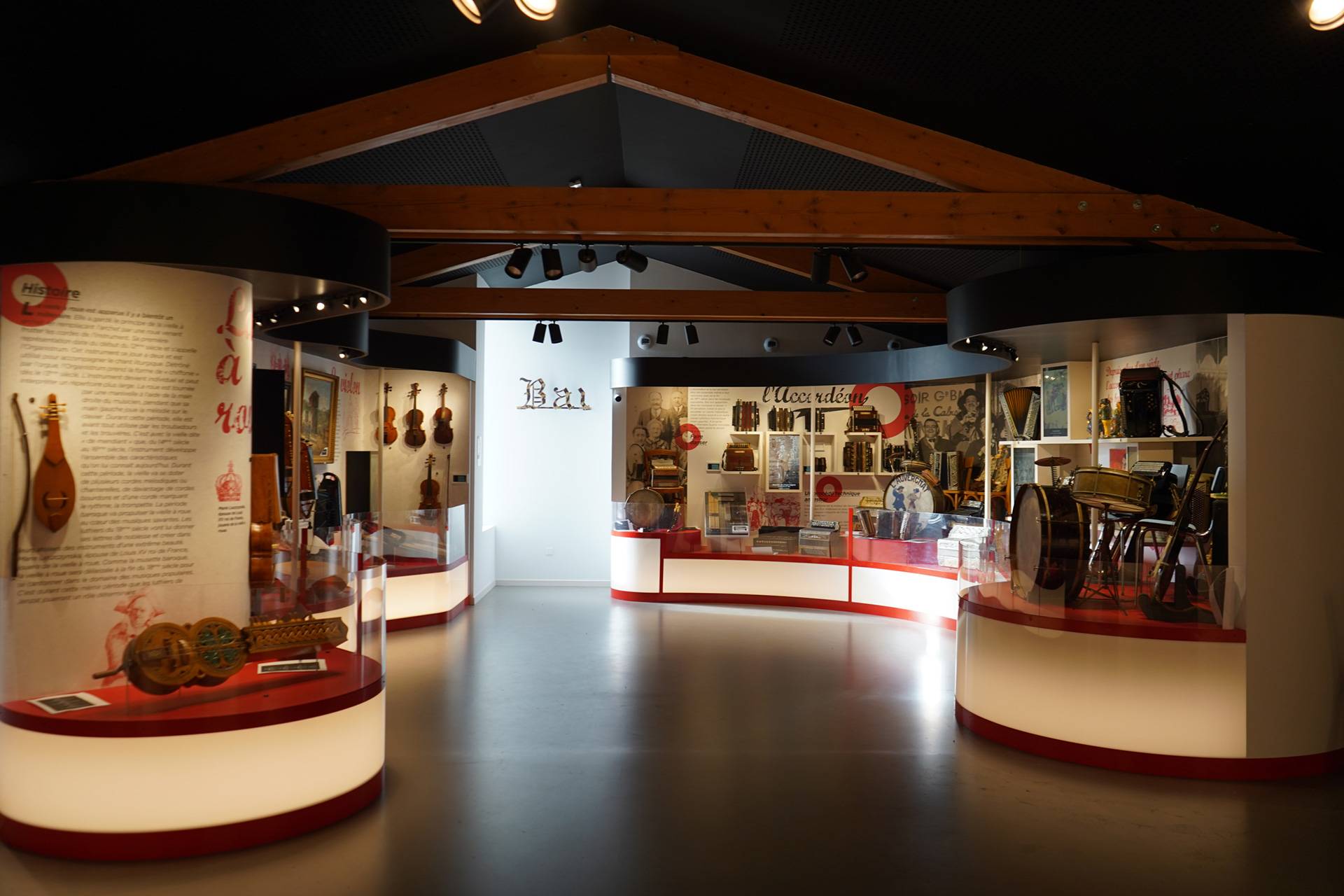 Maison de la Cabrette et des Traditions en Aubrac - Parc naturel ...